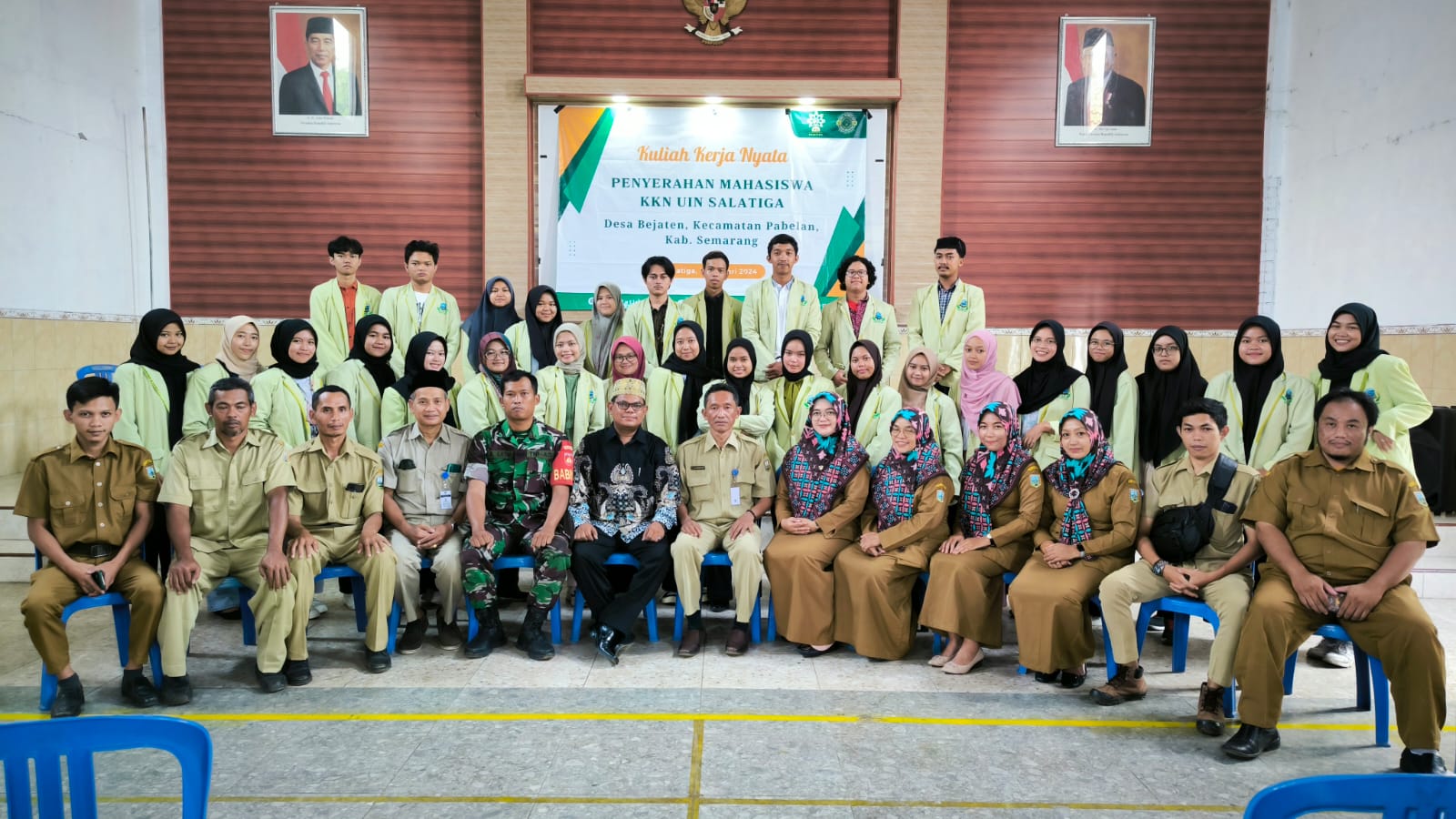 Penyerahan KKN oleh DPL ke Desa - Lembaga Penelitian dan Pengabdian Kepada Masyarakat